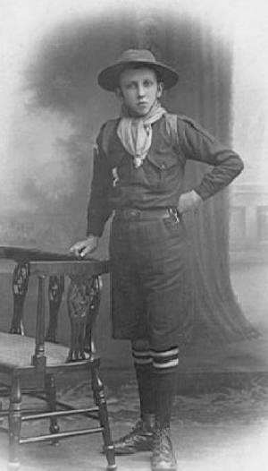 English boy scout movement: Sxcout Associations