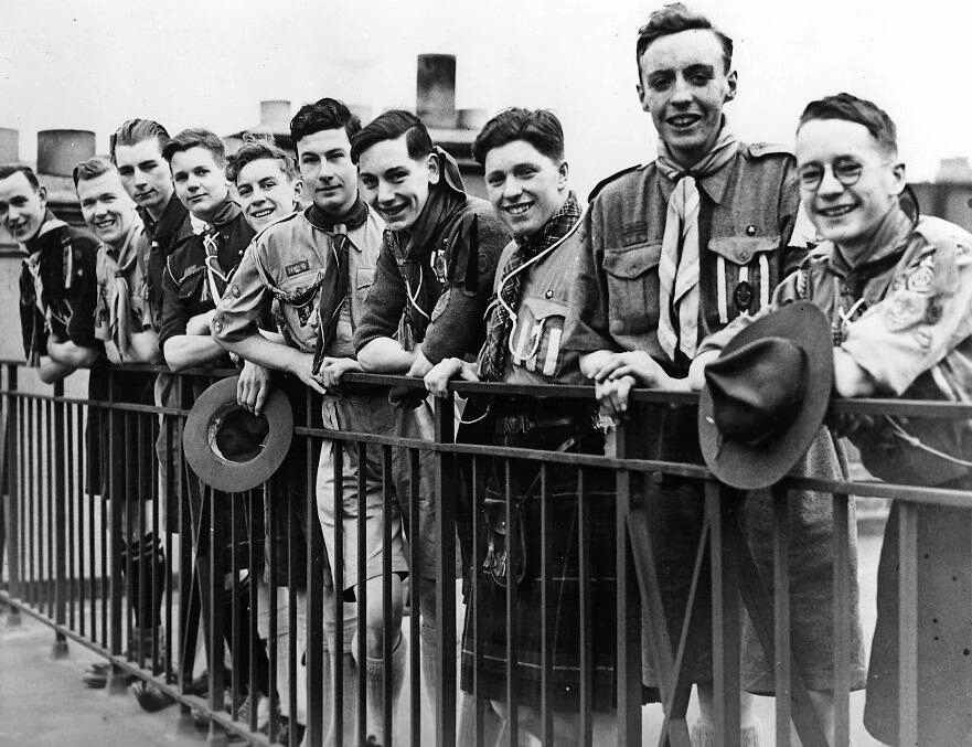 English boy scouts : The 1940s