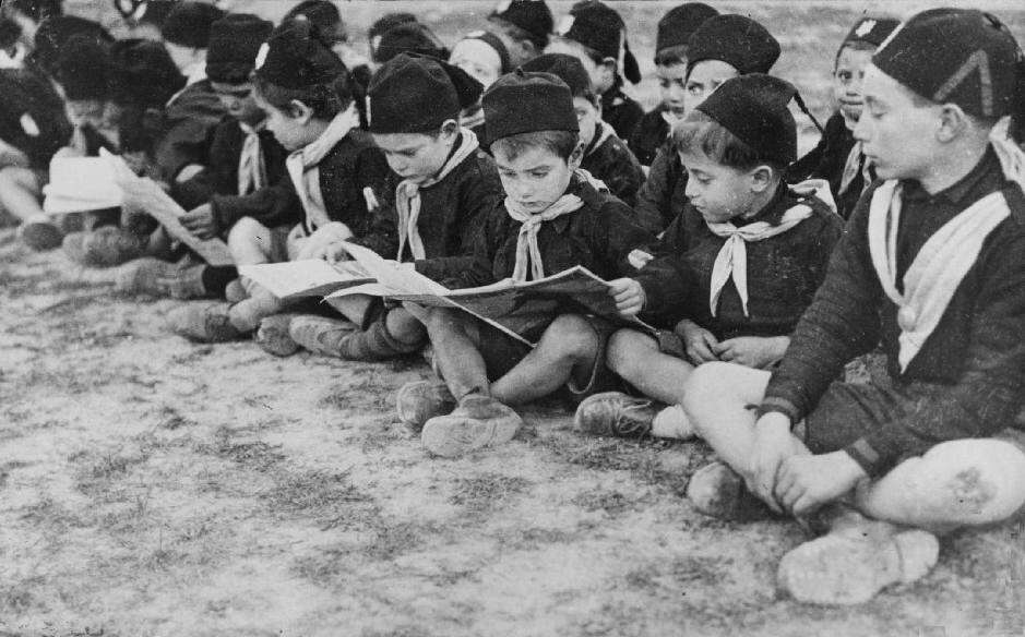National youth groups : Italian fascists -- military reaining
