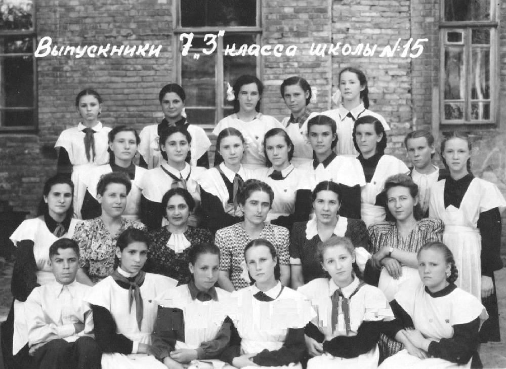 school uniform: Russia -- Stalinist Soviet era school uniform prevalence