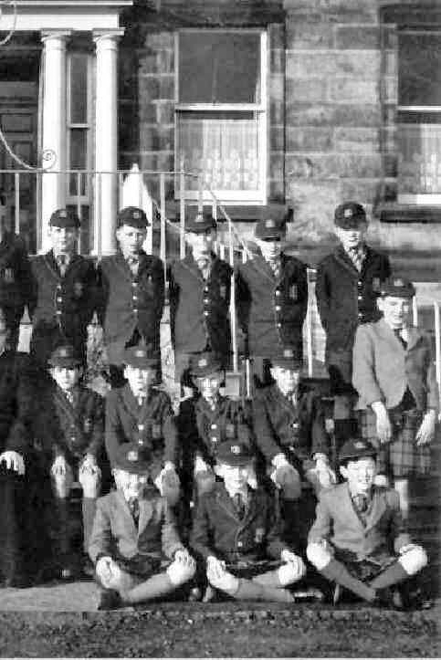 Scottish school uniform : Scotus Academy kilt usage