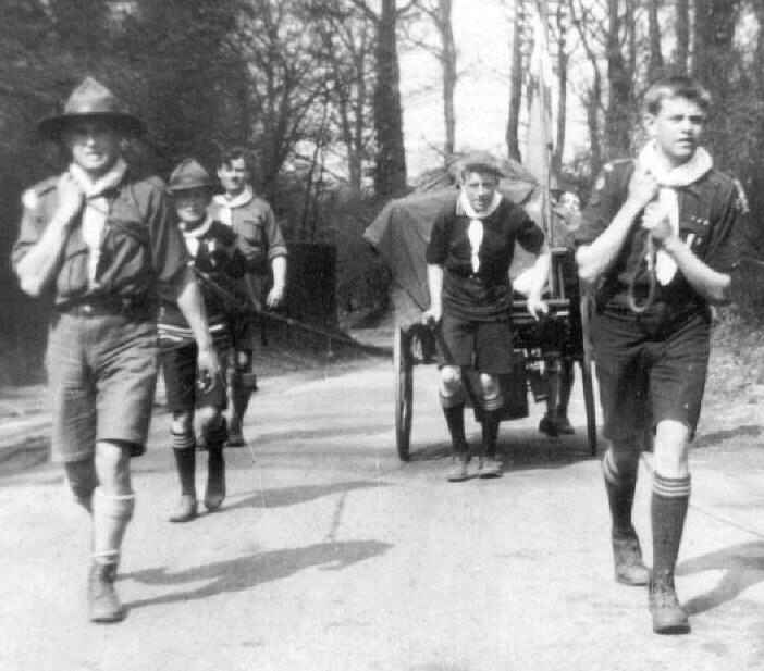 English boy scouts uniforms: The 1920s