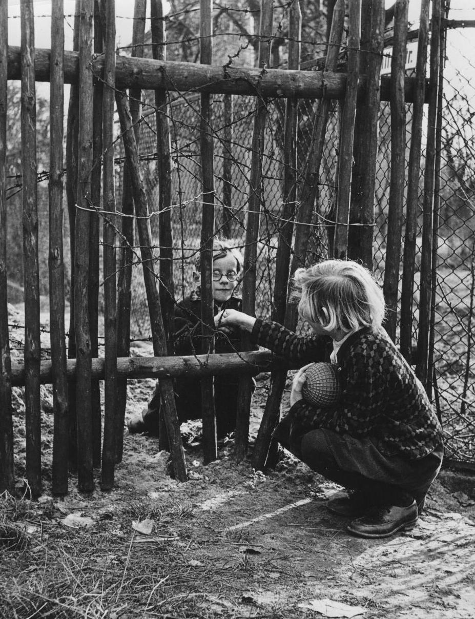 The Cold War Turning Point (1961-62)